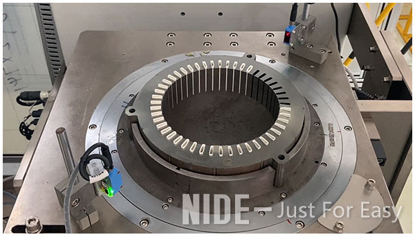 Stator O - Slot Insulation Paper Inserting Machine For Hairpin Motor Manufacturing